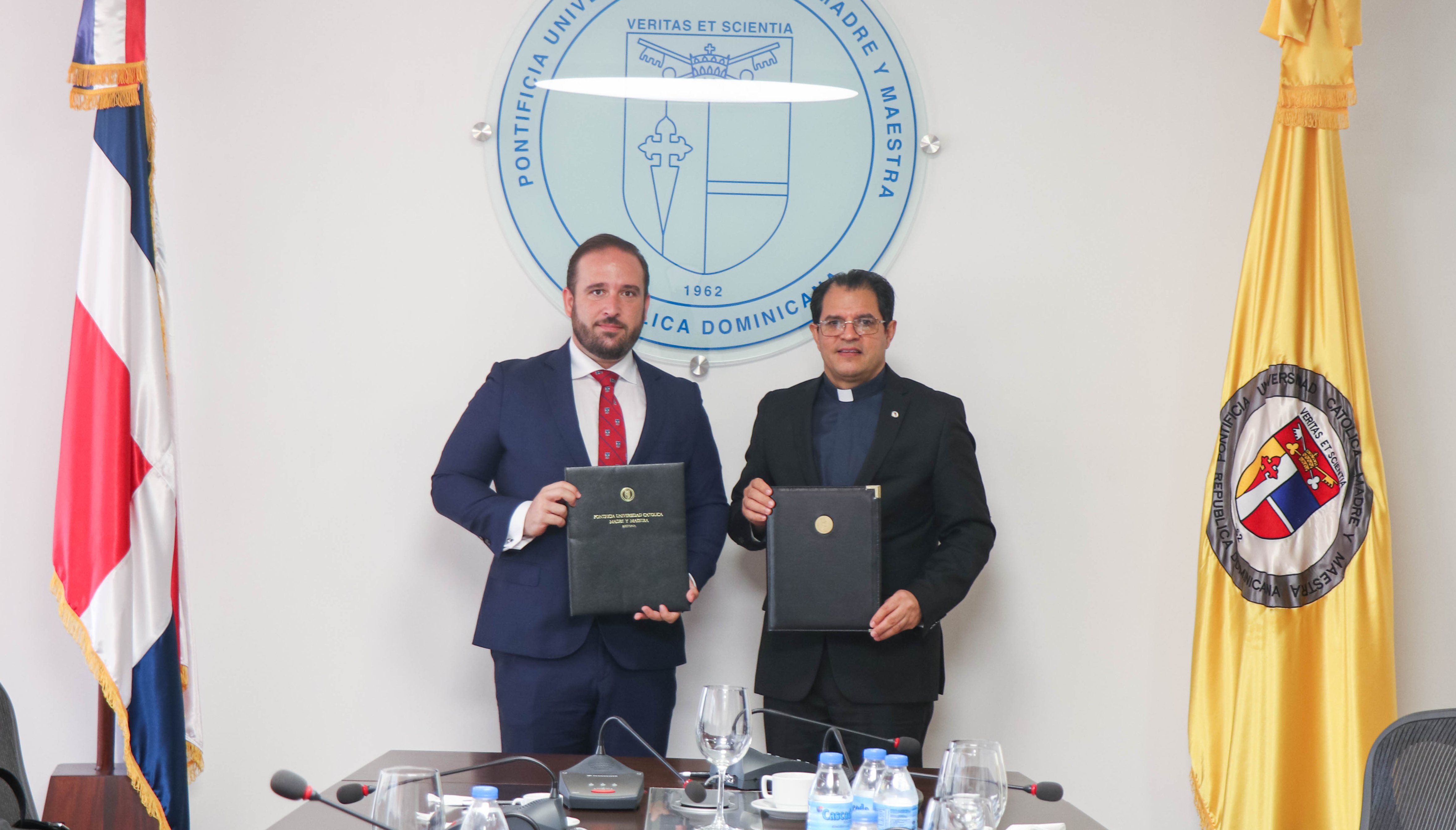 PUCMM y CTO Dominicana firman convenio - Noticias